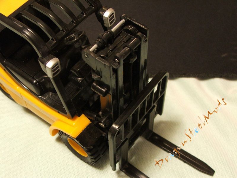 Mini Remote Control (RC) Forklift Reviewed | DragonSteelMods
