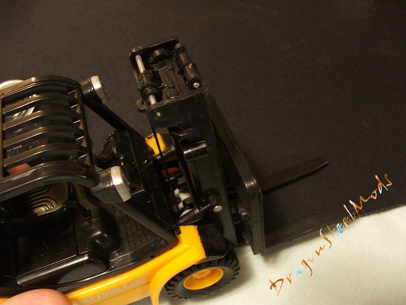 Mini Remote Control (RC) Forklift Reviewed | DragonSteelMods