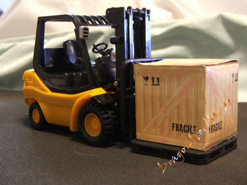 Mini Remote Control (RC) Forklift Reviewed | DragonSteelMods
