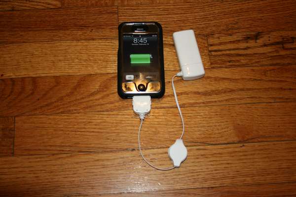 iPod AA Battery Emergency Charger Review | DragonSteelMods