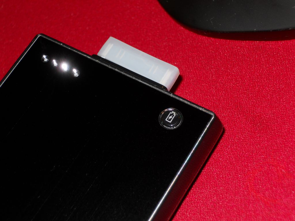 High Capacity External Portable Battery for iPhone / iPod Review ...