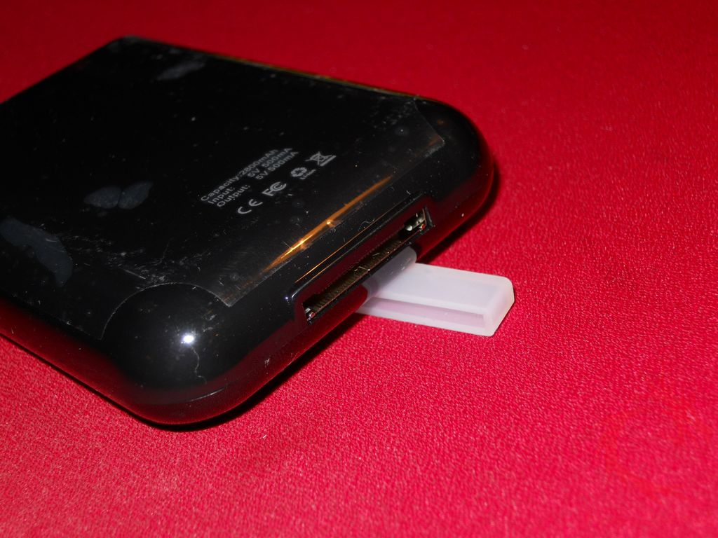 High Capacity External Portable Battery for iPhone / iPod Review ...