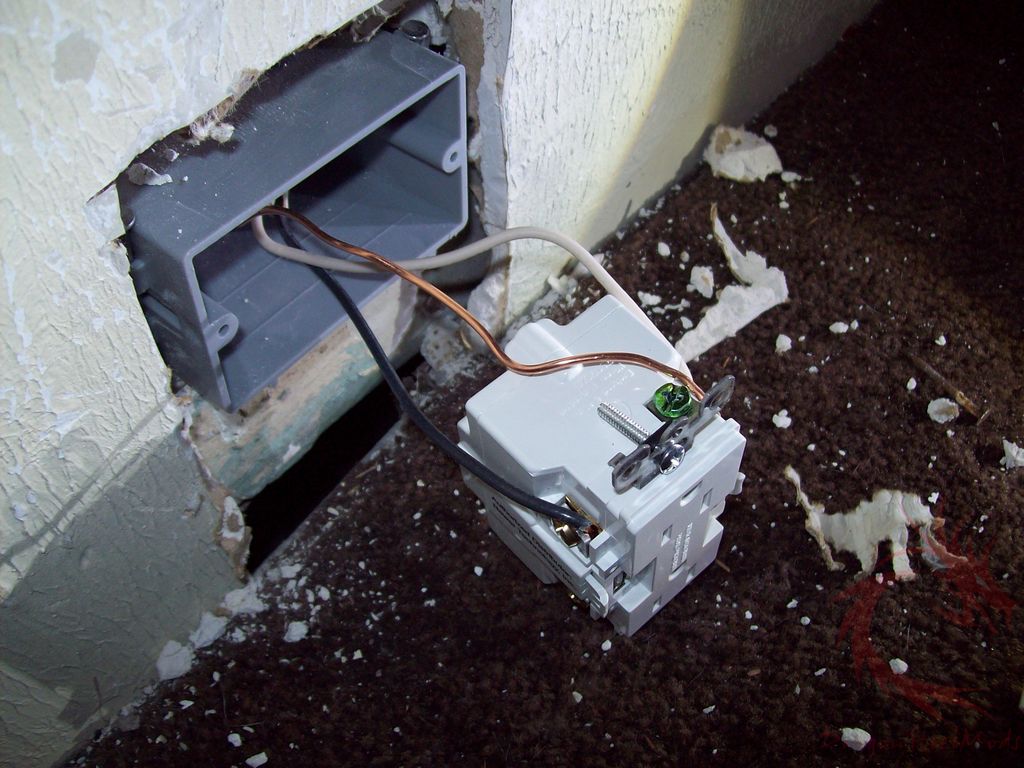 Newer Technology Power2U AC/USB Wall Outlet Review | DragonSteelMods