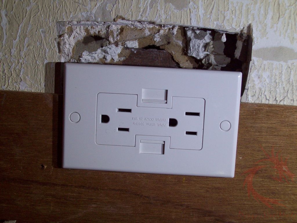 Newer Technology Power2U AC/USB Wall Outlet Review | DragonSteelMods