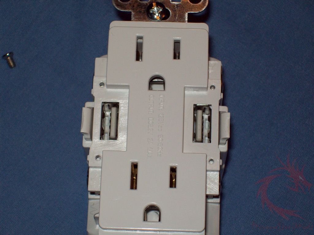 Newer Technology Power2U AC/USB Wall Outlet Review | DragonSteelMods